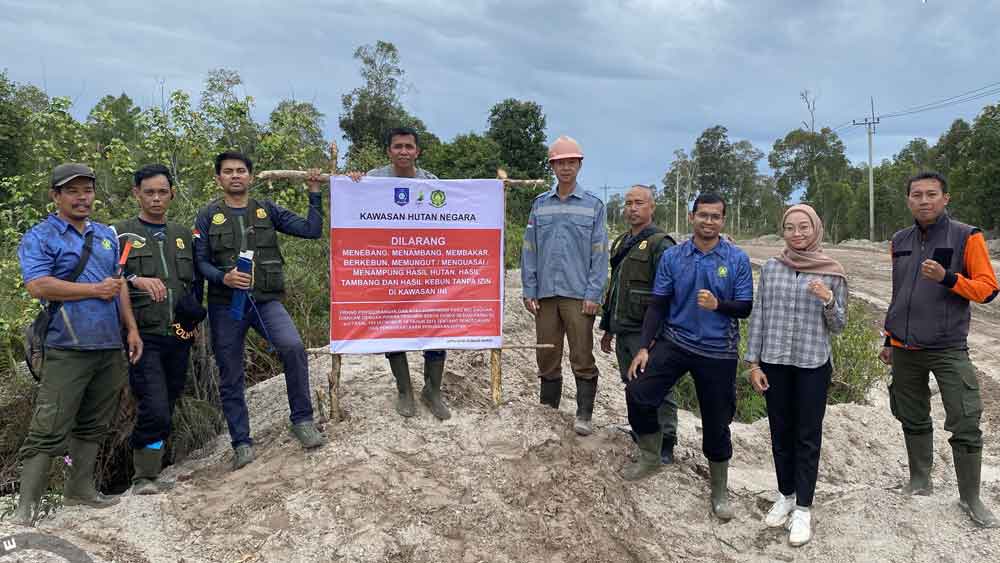 KPHP Gunung Duren Pasang Plang Larangan di Hutan Lindung, Izin Tambang ...