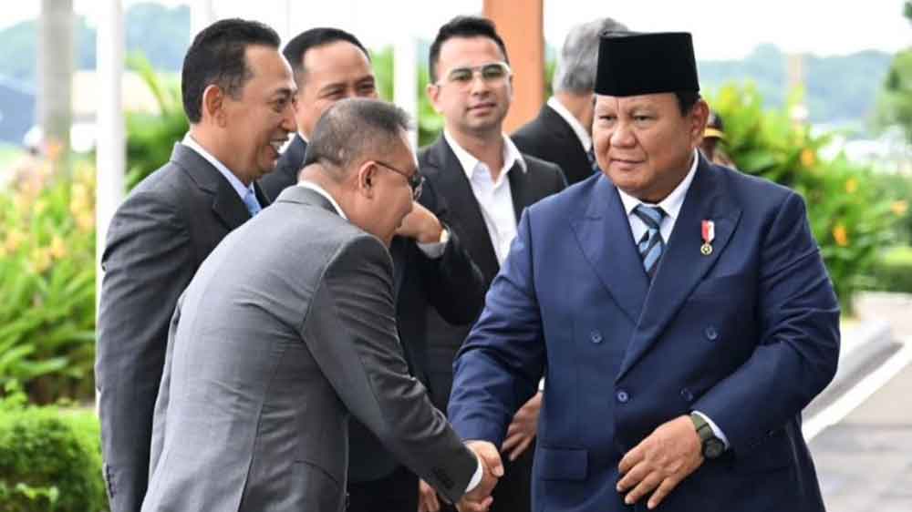 Prabowo Bertolak ke Inggris dan Swiss: Temui PM Inggris, Raja Charles ...
