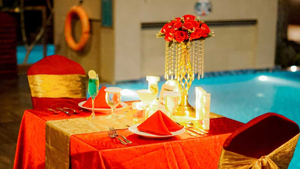 Cari Dinner Romantis di Belitung? Ini Beachfront Candle Light Dinner di ...